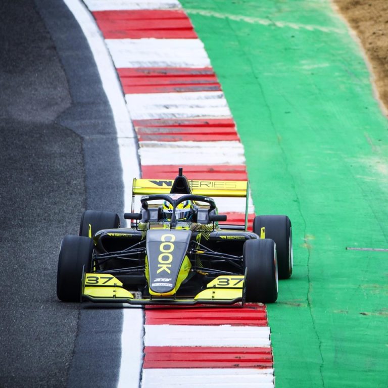 Sabre Cook WSeries 11th Overall and through to 2020 – MX Link
